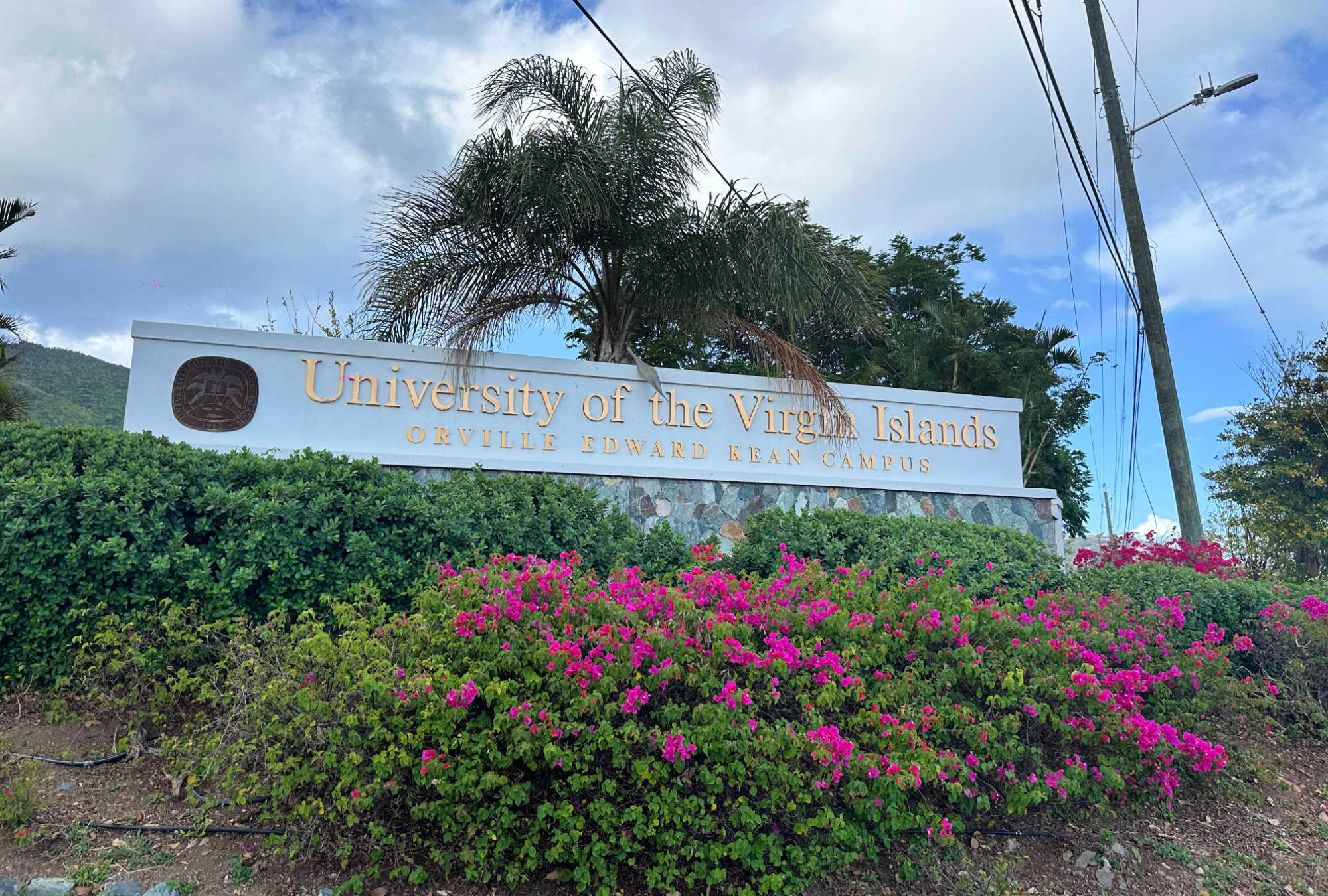 UVI Welcomes New and Transfer Students for Spring 2025 Orientation